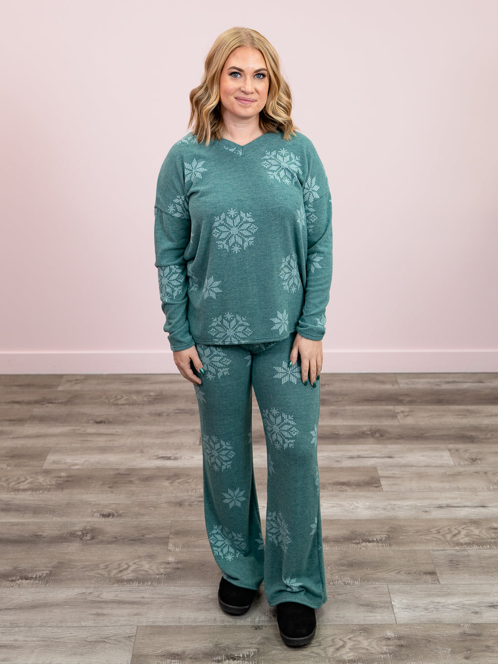 Snowflake Wishes Lounge Set | Hunter Green – Lavender & Lace Boutique
